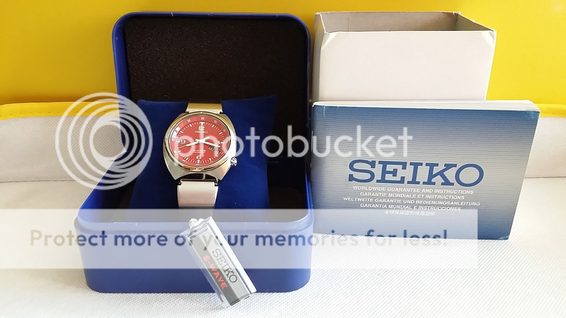 FS - LNIB / NOS Seiko S-Wave Red & Orange (Discontinued Model ...
